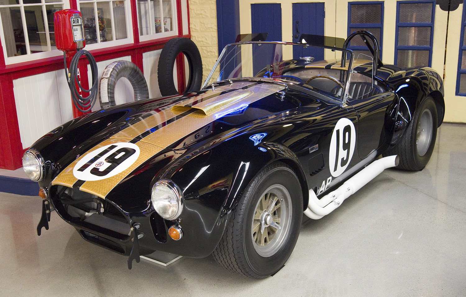 1965 Shelby 427 Competition Cobra | 3 Dog Garage